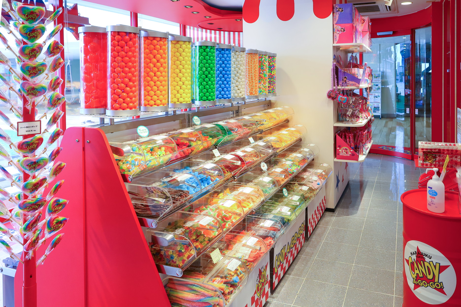 世界中のポップでカラフルなお菓子が大集合！｜CANDY A☆GO☆GO！ | 万代シテイ | 公式ホームページ